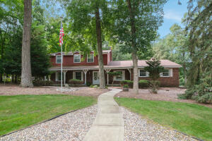 Manus Realty | Grand Rapids, MI Real Estate Agents